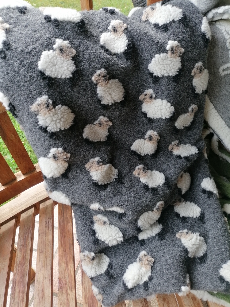 Schäfchen Plaid bei TISCHLEIN DECK' DICH